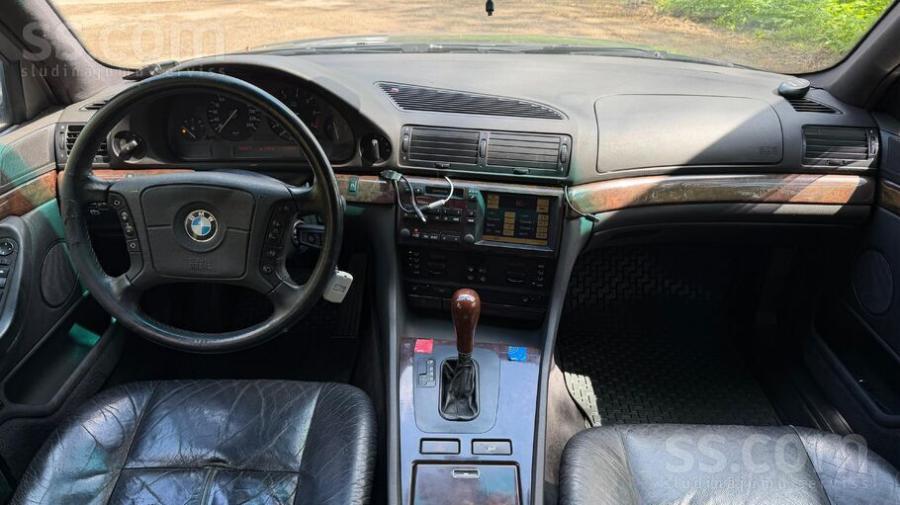 Black BMW 728 1996 in Riga, with an engine capacity of 2.80 L and mileage of 0 thousand km for 4199 €, photo 12 on AUTOMOTO.COM.LV