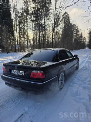 Black BMW 728 1997 in Kuldiga, with an engine capacity of 2.80 L and mileage of 329 thousand km for 3750 €, photo 3 on AUTOMOTO.COM.LV