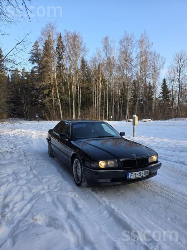 Black BMW 728 1997 in Kuldiga, with an engine capacity of 2.80 L and mileage of 329 thousand km for 3750 €, photo 4 on AUTOMOTO.COM.LV