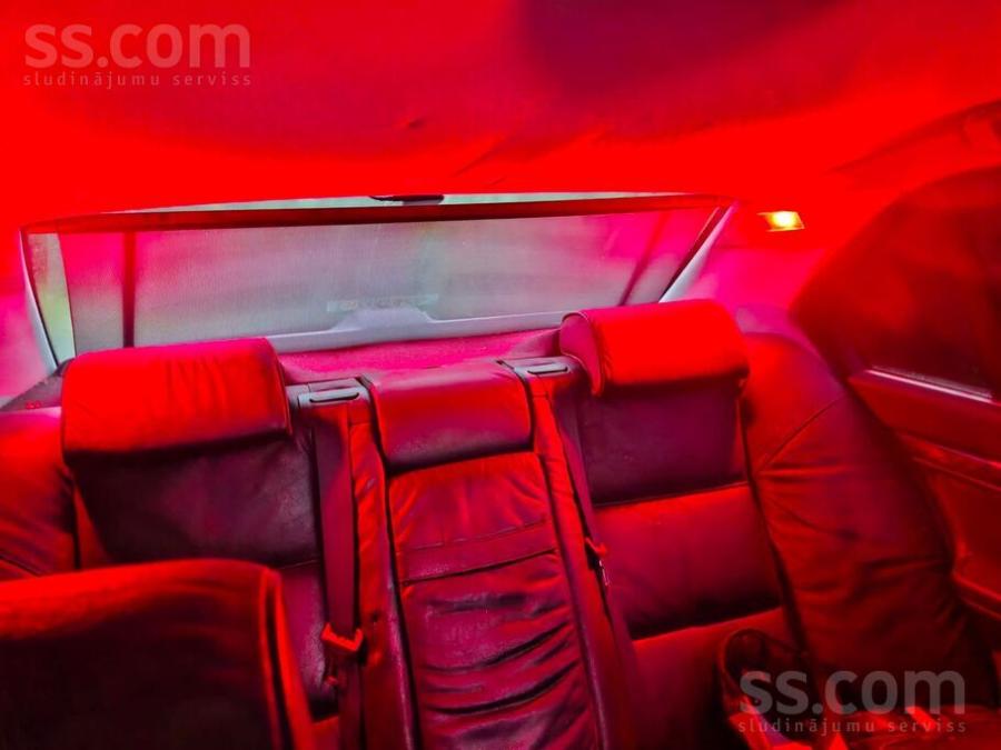 Black BMW 728 1998 in Valmiera, with an engine capacity of 2.80 L and mileage of 319 thousand km for 2500 €, photo 8 on AUTOMOTO.COM.LV