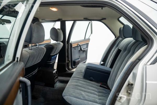 Pelēks BMW 728 1982 Tallina, ar dzinēja tilpumu 2.80 L un nobraukumu 160 tūkst. km par 10999 €, foto 8 vietnē AUTOMOTO.COM.LV