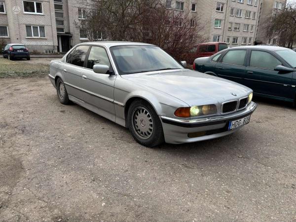 Pelēks BMW 728 1996 Kauņa, ar dzinēja tilpumu 2.79 L un nobraukumu 450 tūkst. km par 3300 €, foto 2 vietnē AUTOMOTO.COM.LV