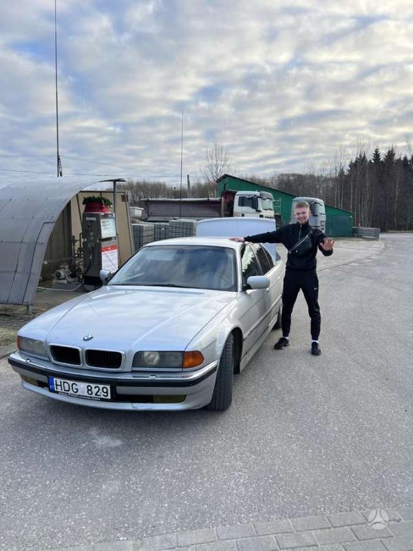 Pelēks BMW 728 1996 Kauņa, ar dzinēja tilpumu 2.79 L un nobraukumu 450 tūkst. km par 3300 €, foto 9 vietnē AUTOMOTO.COM.LV