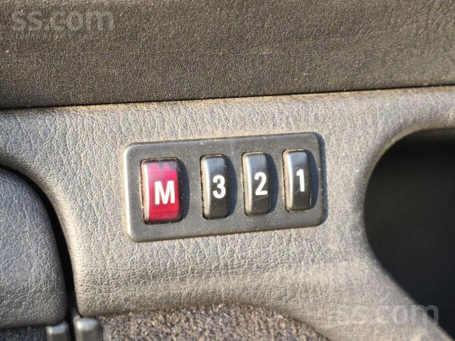 Grey BMW 728 2000 in Daugavpils, with an engine capacity of 2.80 L and mileage of 290 thousand km for 3500 €, photo 11 on AUTOMOTO.COM.LV