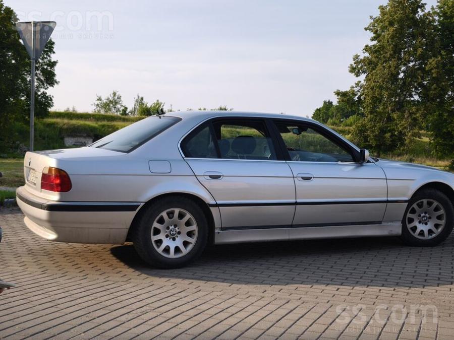 Grey BMW 728 2000 in Daugavpils, with an engine capacity of 2.80 L and mileage of 290 thousand km for 3500 €, photo 17 on AUTOMOTO.COM.LV