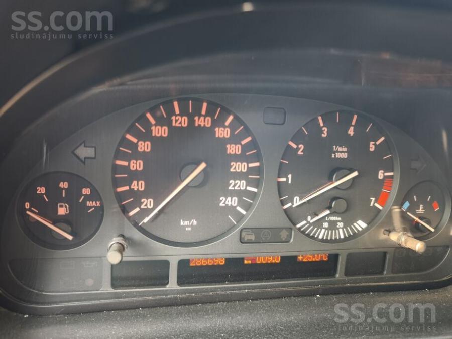 Grey BMW 728 2000 in Daugavpils, with an engine capacity of 2.80 L and mileage of 290 thousand km for 3500 €, photo 18 on AUTOMOTO.COM.LV