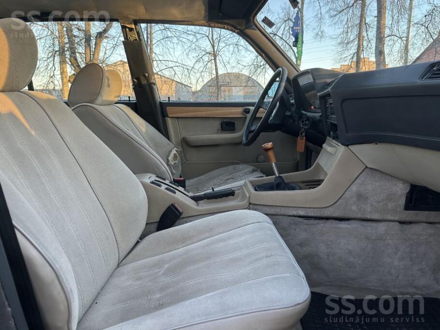BMW 728 1981 Tukums, ar dzinēja tilpumu 2.80 L un nobraukumu 130 tūkst. km par 4500 €, foto 14 vietnē AUTOMOTO.COM.LV