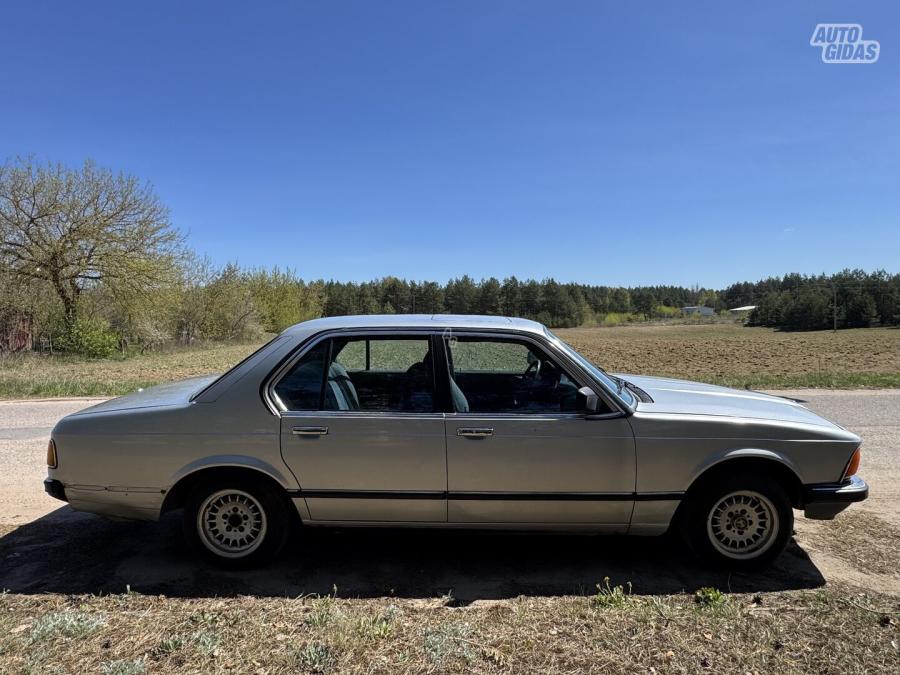 BMW 728 1986 in Lazdijai, with an engine capacity of 2.80 L and mileage of 194 thousand km for 7200 €, photo 3 on AUTOMOTO.COM.LV