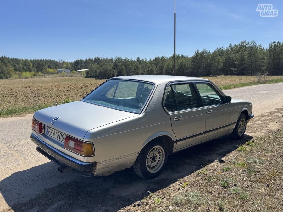 BMW 728 1986 in Lazdijai, with an engine capacity of 2.80 L and mileage of 194 thousand km for 7200 €, photo 4 on AUTOMOTO.COM.LV