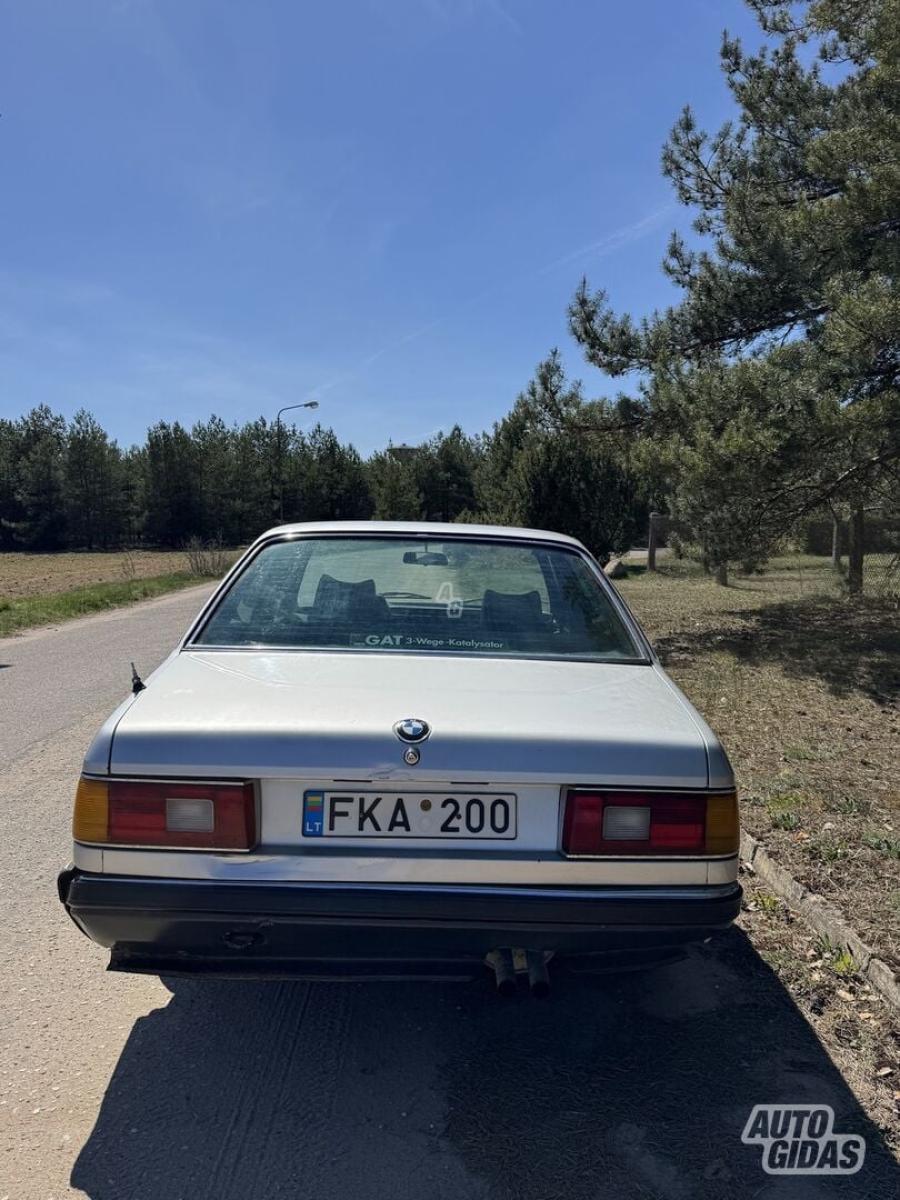 BMW 728 1986 in Lazdijai, with an engine capacity of 2.80 L and mileage of 194 thousand km for 7200 €, photo 5 on AUTOMOTO.COM.LV
