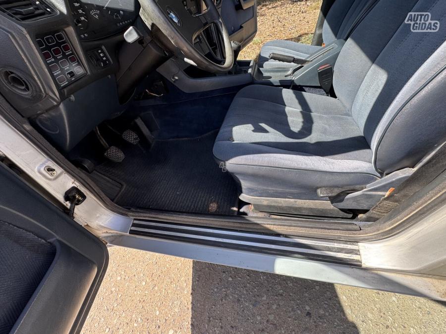 BMW 728 1986 in Lazdijai, with an engine capacity of 2.80 L and mileage of 194 thousand km for 7200 €, photo 11 on AUTOMOTO.COM.LV