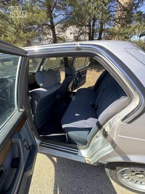 BMW 728 1986 in Lazdijai, with an engine capacity of 2.80 L and mileage of 194 thousand km for 7200 €, photo 13 on AUTOMOTO.COM.LV