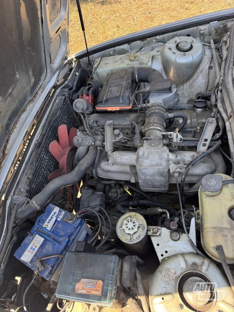 BMW 728 1986 in Lazdijai, with an engine capacity of 2.80 L and mileage of 194 thousand km for 7200 €, photo 30 on AUTOMOTO.COM.LV