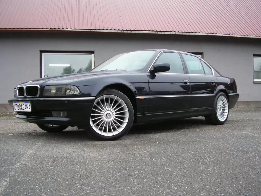 BMW 728 1998 in Sigulda, with an engine capacity of 2.80 L and mileage of 271 thousand km for 7950 €, photo 1 on AUTOMOTO.COM.LV