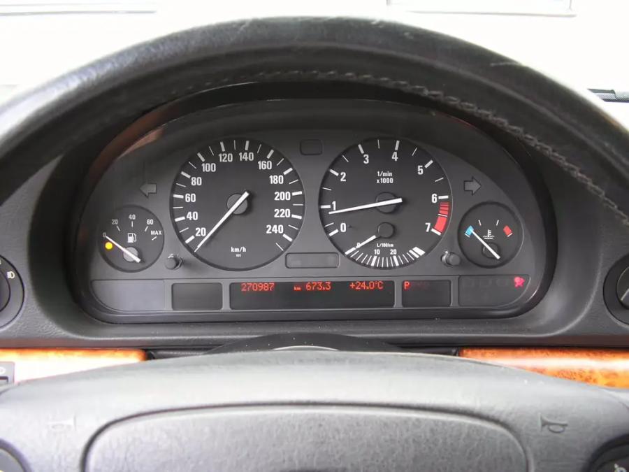BMW 728 1998 in Sigulda, with an engine capacity of 2.80 L and mileage of 271 thousand km for 7950 €, photo 19 on AUTOMOTO.COM.LV