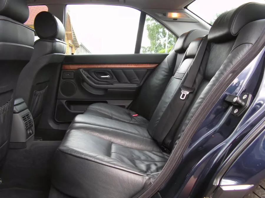 BMW 728 1998 in Sigulda, with an engine capacity of 2.80 L and mileage of 271 thousand km for 7950 €, photo 23 on AUTOMOTO.COM.LV