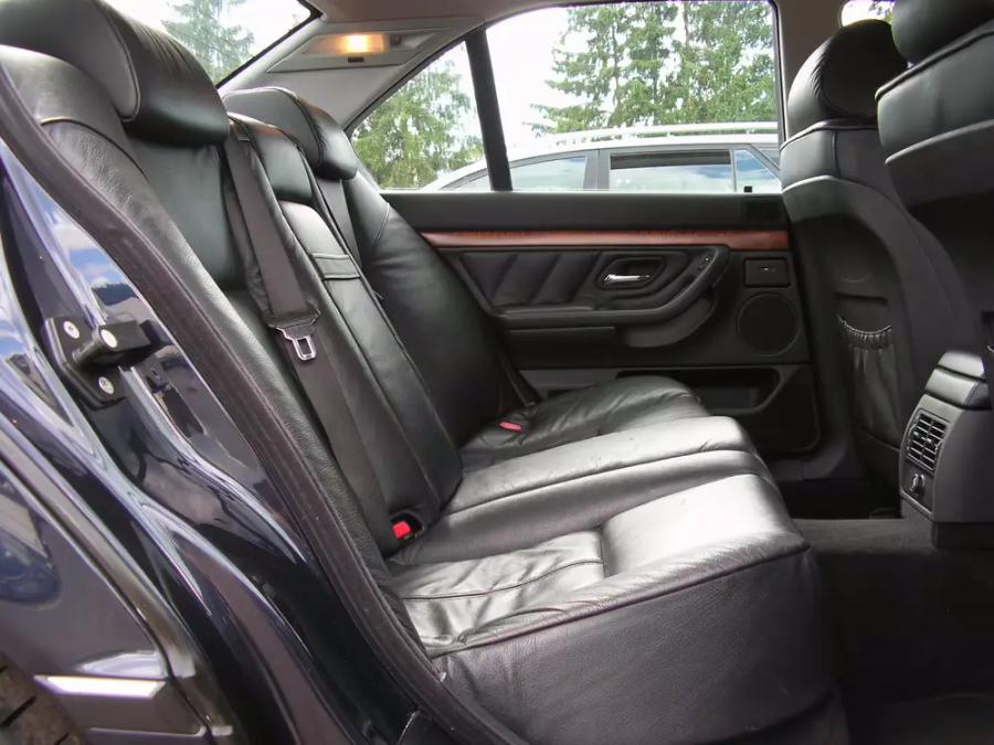 BMW 728 1998 in Sigulda, with an engine capacity of 2.80 L and mileage of 271 thousand km for 7950 €, photo 26 on AUTOMOTO.COM.LV