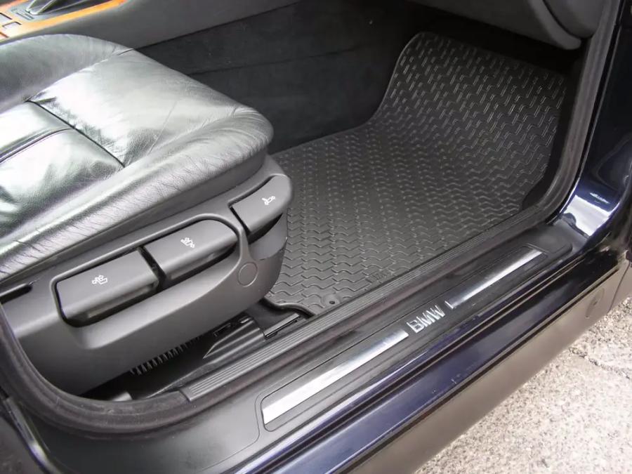 BMW 728 1998 in Sigulda, with an engine capacity of 2.80 L and mileage of 271 thousand km for 7950 €, photo 29 on AUTOMOTO.COM.LV