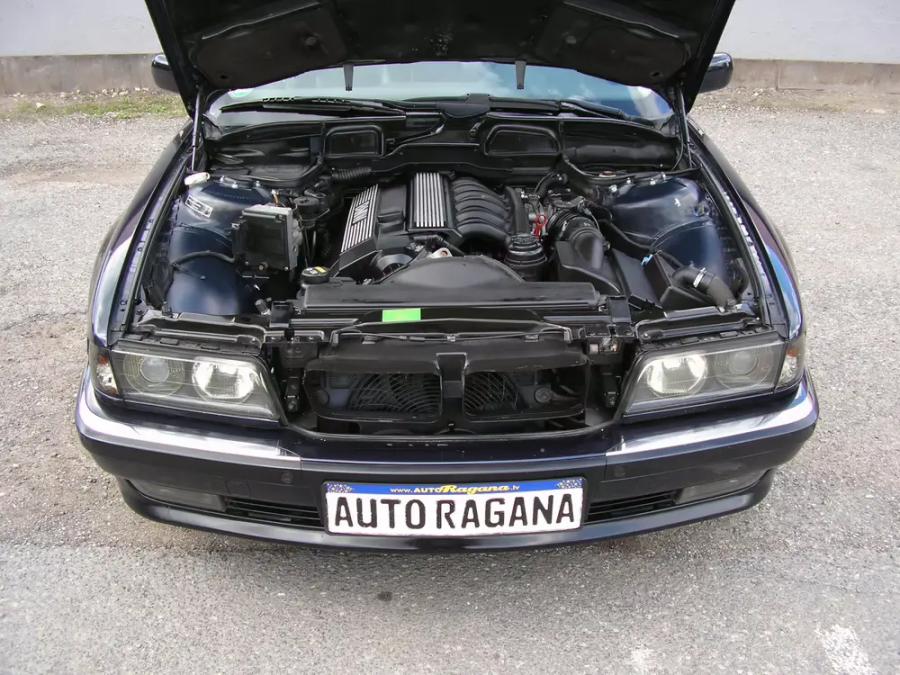 BMW 728 1998 in Sigulda, with an engine capacity of 2.80 L and mileage of 271 thousand km for 7950 €, photo 30 on AUTOMOTO.COM.LV