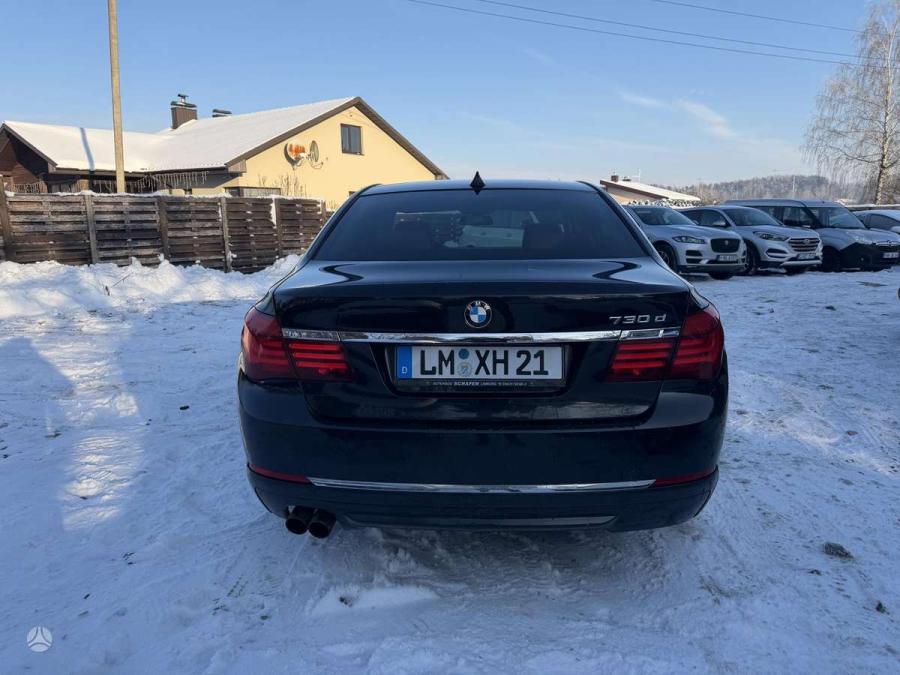 Black BMW 730 2014 in Vilnius, with an engine capacity of 3.00 L and mileage of 298 thousand km for 9999 €, photo 4 on AUTOMOTO.COM.LV