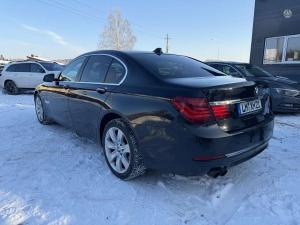 Black BMW 730 2014 in Vilnius, with an engine capacity of 3.00 L and mileage of 298 thousand km for 9999 €, photo 5 on AUTOMOTO.COM.LV