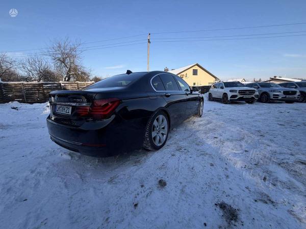 Black BMW 730 2014 in Vilnius, with an engine capacity of 3.00 L and mileage of 298 thousand km for 8800 €, photo 9 on AUTOMOTO.COM.LV
