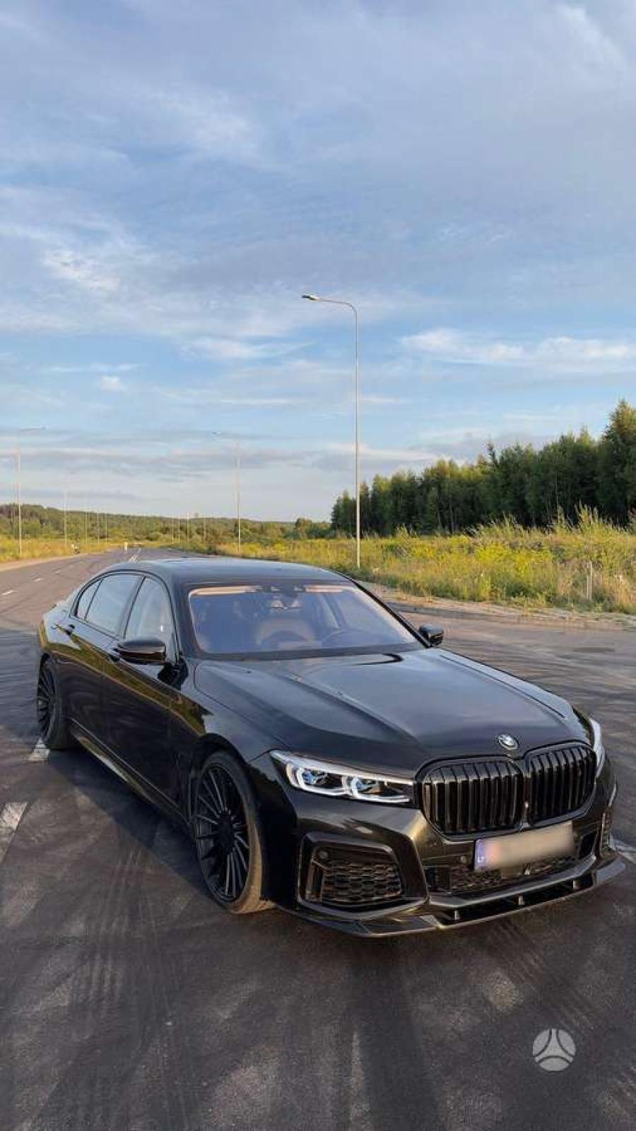 Black BMW 730 2016 in Vilnius, with an engine capacity of 2.99 L and mileage of 199 thousand km for 26000 €, photo 1 on AUTOMOTO.COM.LV