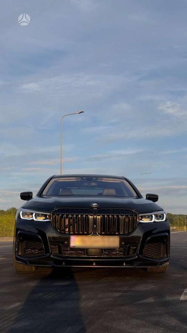 Black BMW 730 2016 in Vilnius, with an engine capacity of 2.99 L and mileage of 199 thousand km for 26000 €, photo 2 on AUTOMOTO.COM.LV