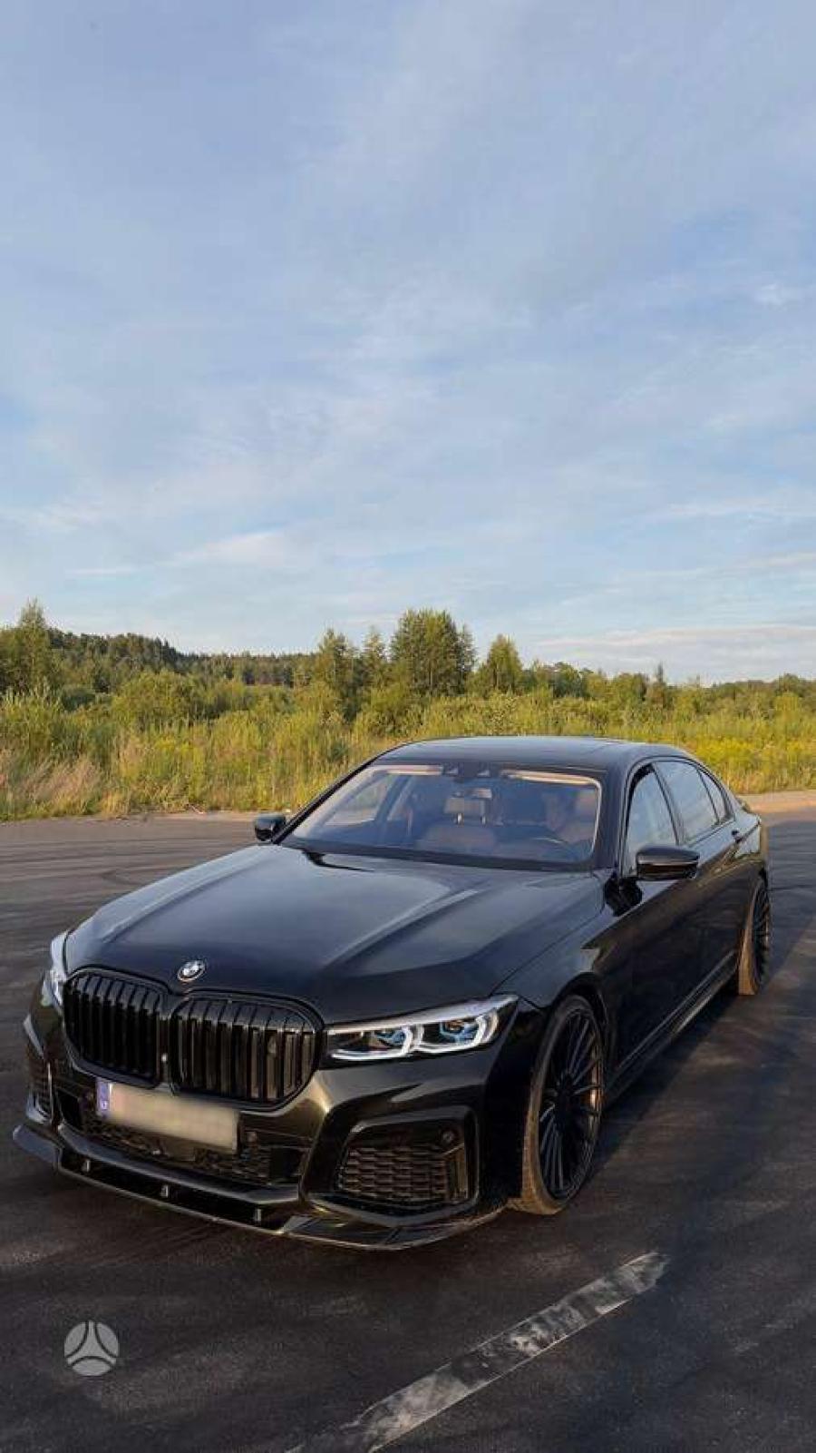 Black BMW 730 2016 in Vilnius, with an engine capacity of 2.99 L and mileage of 199 thousand km for 26000 €, photo 4 on AUTOMOTO.COM.LV