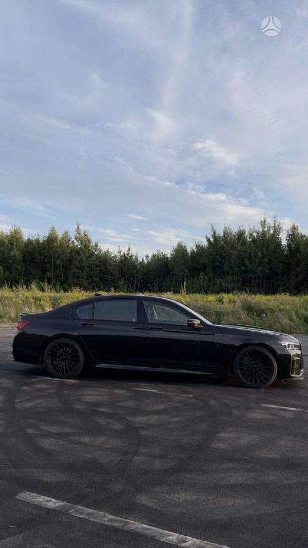 Black BMW 730 2016 in Vilnius, with an engine capacity of 2.99 L and mileage of 199 thousand km for 26000 €, photo 7 on AUTOMOTO.COM.LV