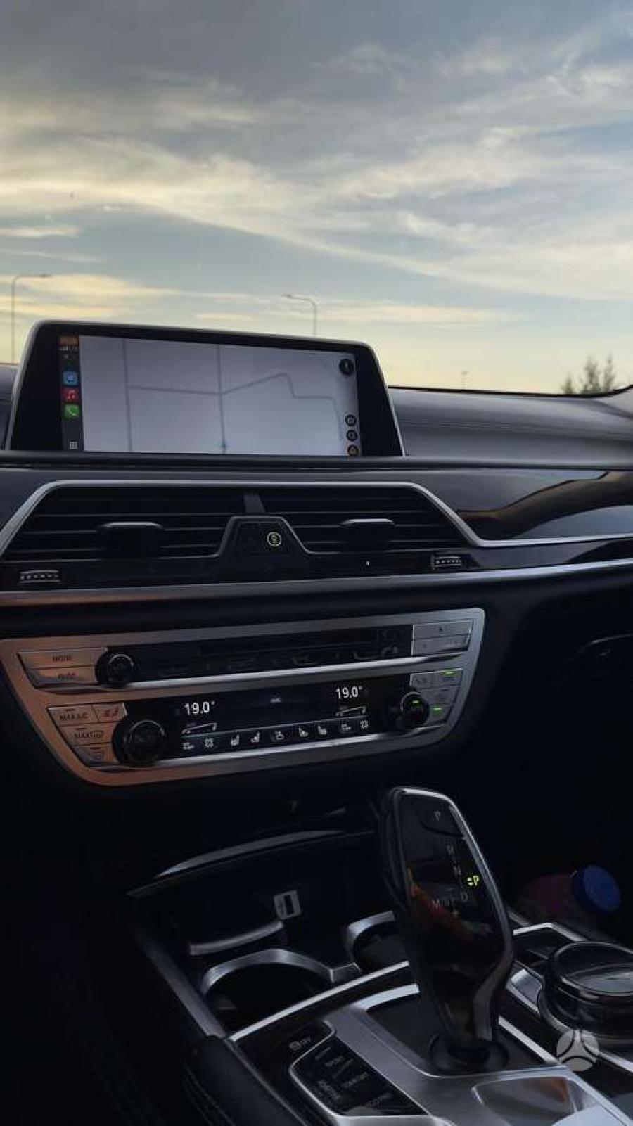 Black BMW 730 2016 in Vilnius, with an engine capacity of 2.99 L and mileage of 199 thousand km for 26000 €, photo 11 on AUTOMOTO.COM.LV