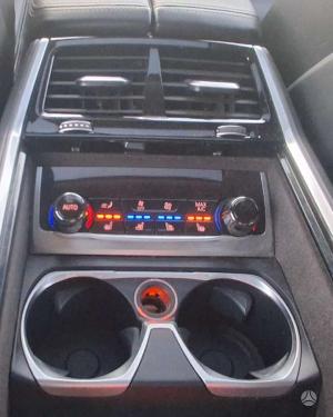 Black BMW 730 2016 in Vilnius, with an engine capacity of 2.99 L and mileage of 199 thousand km for 26000 €, photo 16 on AUTOMOTO.COM.LV