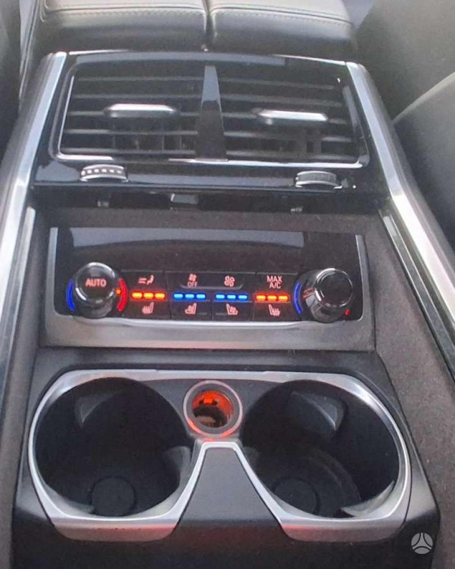 Black BMW 730 2016 in Vilnius, with an engine capacity of 2.99 L and mileage of 199 thousand km for 26000 €, photo 16 on AUTOMOTO.COM.LV