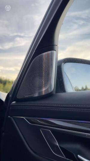 Black BMW 730 2016 in Vilnius, with an engine capacity of 2.99 L and mileage of 199 thousand km for 26000 €, photo 18 on AUTOMOTO.COM.LV