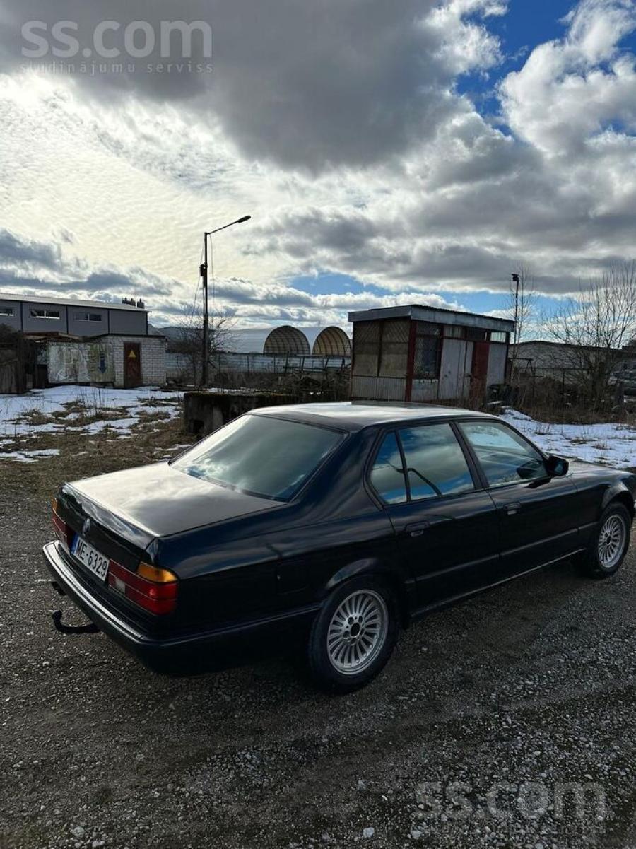 Melns BMW 730 1991 Rīga, ar dzinēja tilpumu 3.00 L un nobraukumu 361 tūkst. km par 3950 €, foto 4 vietnē AUTOMOTO.COM.LV