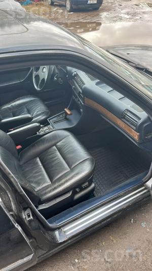 Melns BMW 730 1991 Rīga, ar dzinēja tilpumu 3.00 L un nobraukumu 361 tūkst. km par 3950 €, foto 8 vietnē AUTOMOTO.COM.LV