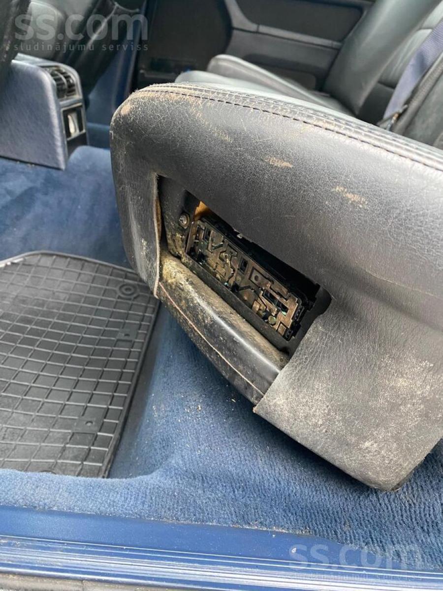 Melns BMW 730 1991 Rīga, ar dzinēja tilpumu 3.00 L un nobraukumu 361 tūkst. km par 3950 €, foto 13 vietnē AUTOMOTO.COM.LV