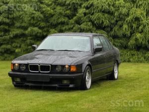 Black BMW 730 1993 in Valmiera, with an engine capacity of 3.00 L and mileage of 246 thousand km for 15000 €, photo  on AUTOMOTO.COM.LV