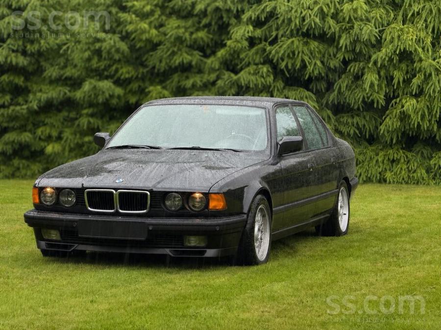 Melns BMW 730 1993 Valmiera, ar dzinēja tilpumu 3.00 L un nobraukumu 246 tūkst. km par 15000 €, foto 1 vietnē AUTOMOTO.COM.LV