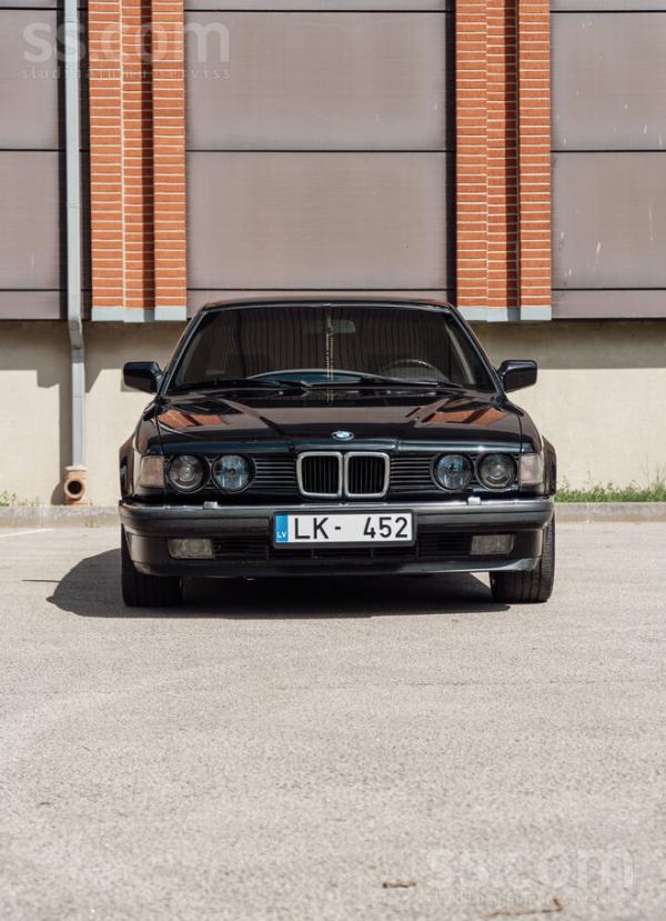 Melns BMW 730 1993 Rīga, ar dzinēja tilpumu 3.00 L un nobraukumu 282 tūkst. km par 11900 €, foto 1 vietnē AUTOMOTO.COM.LV