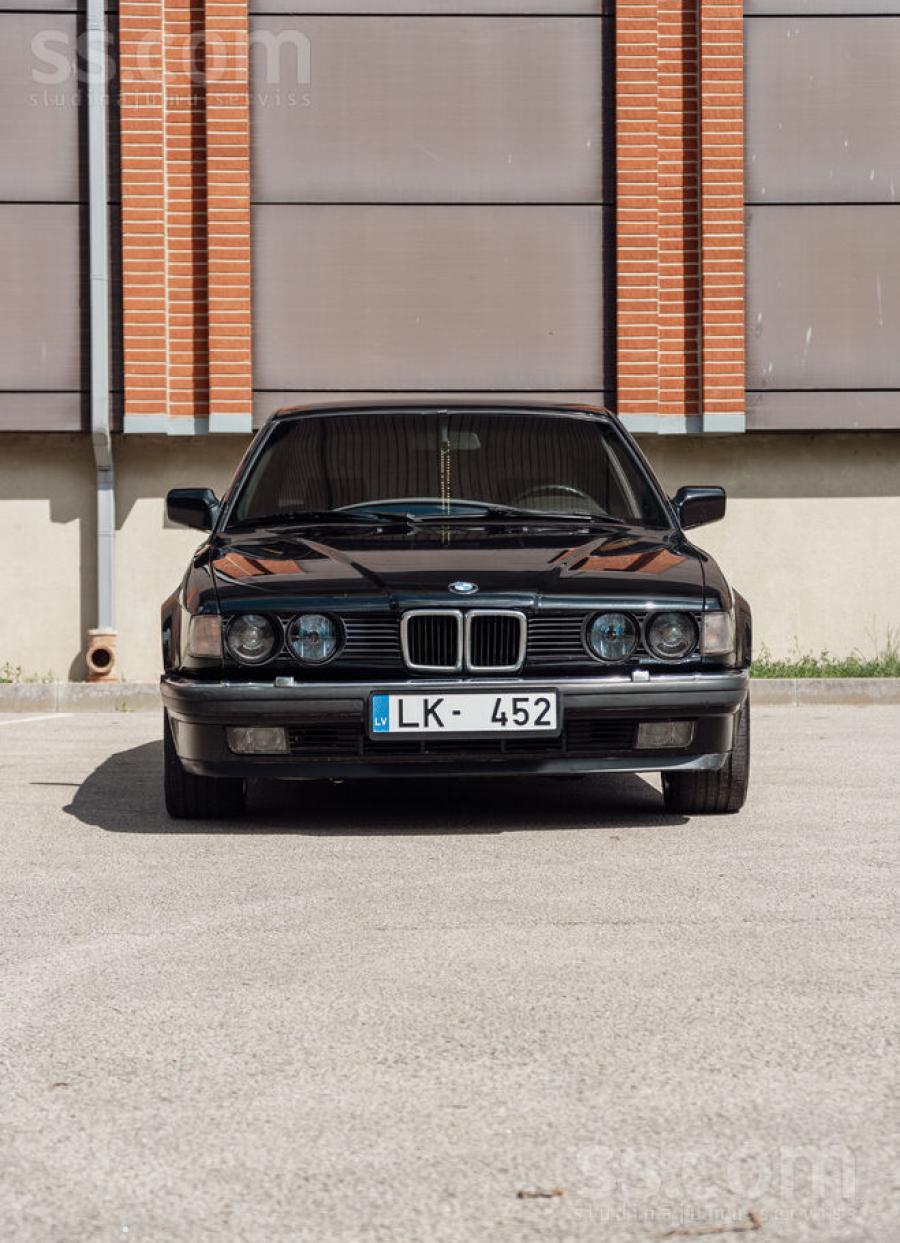 Melns BMW 730 1993 Rīga, ar dzinēja tilpumu 3.00 L un nobraukumu 282 tūkst. km par 11900 €, foto 1 vietnē AUTOMOTO.COM.LV