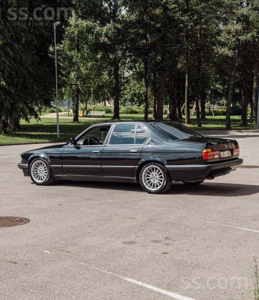 Melns BMW 730 1993 Rīga, ar dzinēja tilpumu 3.00 L un nobraukumu 282 tūkst. km par 11900 €, foto 5 vietnē AUTOMOTO.COM.LV