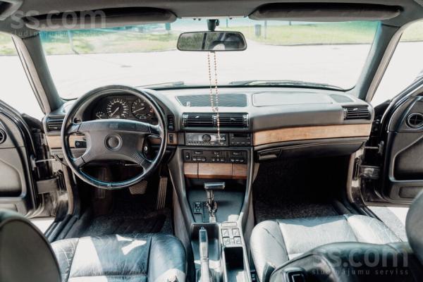 Melns BMW 730 1993 Rīga, ar dzinēja tilpumu 3.00 L un nobraukumu 282 tūkst. km par 11900 €, foto 9 vietnē AUTOMOTO.COM.LV