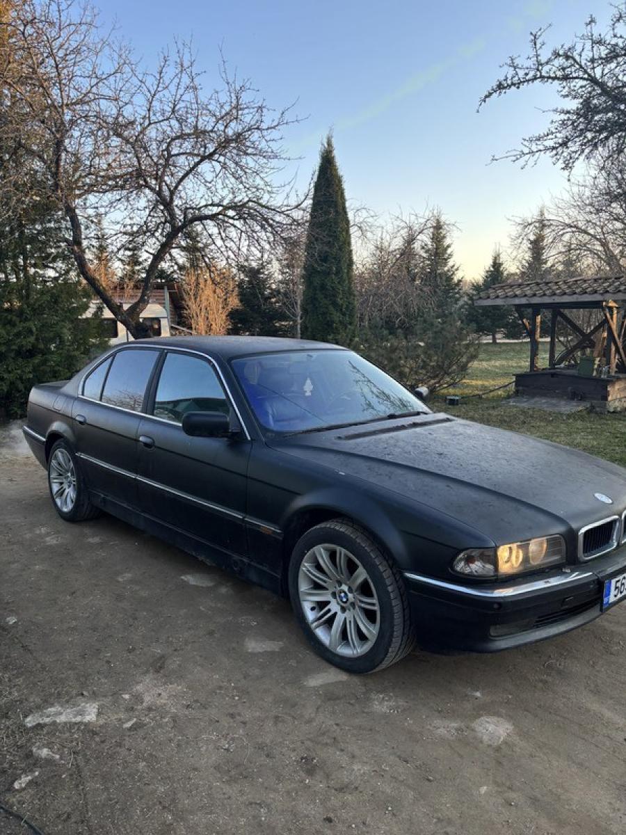 Black BMW 730 1994 in Rakvere, with an engine capacity of 3.00 L and mileage of 361 thousand km for 1900 €, photo 13 on AUTOMOTO.COM.LV