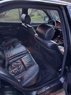Black BMW 730 1994 in Rakvere, with an engine capacity of 3.00 L and mileage of 361 thousand km for 1900 €, photo 19 on AUTOMOTO.COM.LV