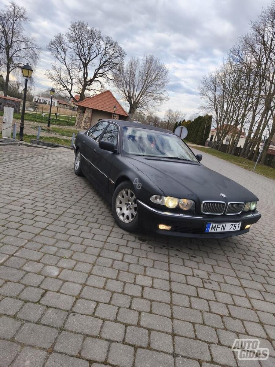 Melns BMW 730 2001 Pakruojis, ar dzinēja tilpumu 2.90 L un nobraukumu 571 tūkst. km par 2250 €, foto 1 vietnē AUTOMOTO.COM.LV