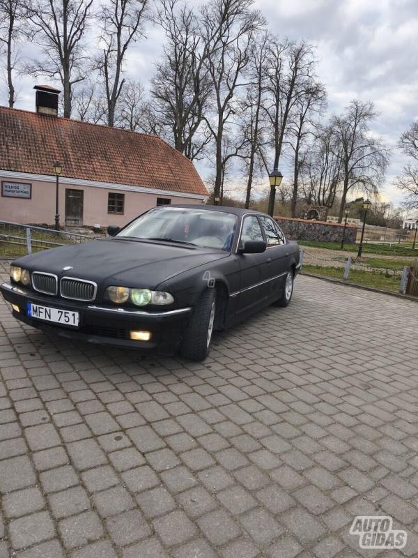 Melns BMW 730 2001 Pakruojis, ar dzinēja tilpumu 2.90 L un nobraukumu 571 tūkst. km par 2250 €, foto 2 vietnē AUTOMOTO.COM.LV