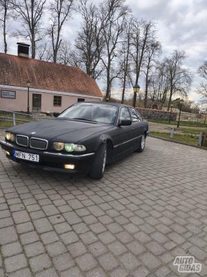 Melns BMW 730 2001 Pakruojis, ar dzinēja tilpumu 2.90 L un nobraukumu 571 tūkst. km par 2250 €, foto 3 vietnē AUTOMOTO.COM.LV