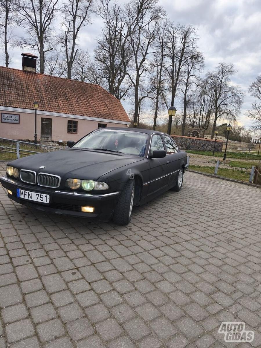 Melns BMW 730 2001 Pakruojis, ar dzinēja tilpumu 2.90 L un nobraukumu 571 tūkst. km par 2250 €, foto 3 vietnē AUTOMOTO.COM.LV
