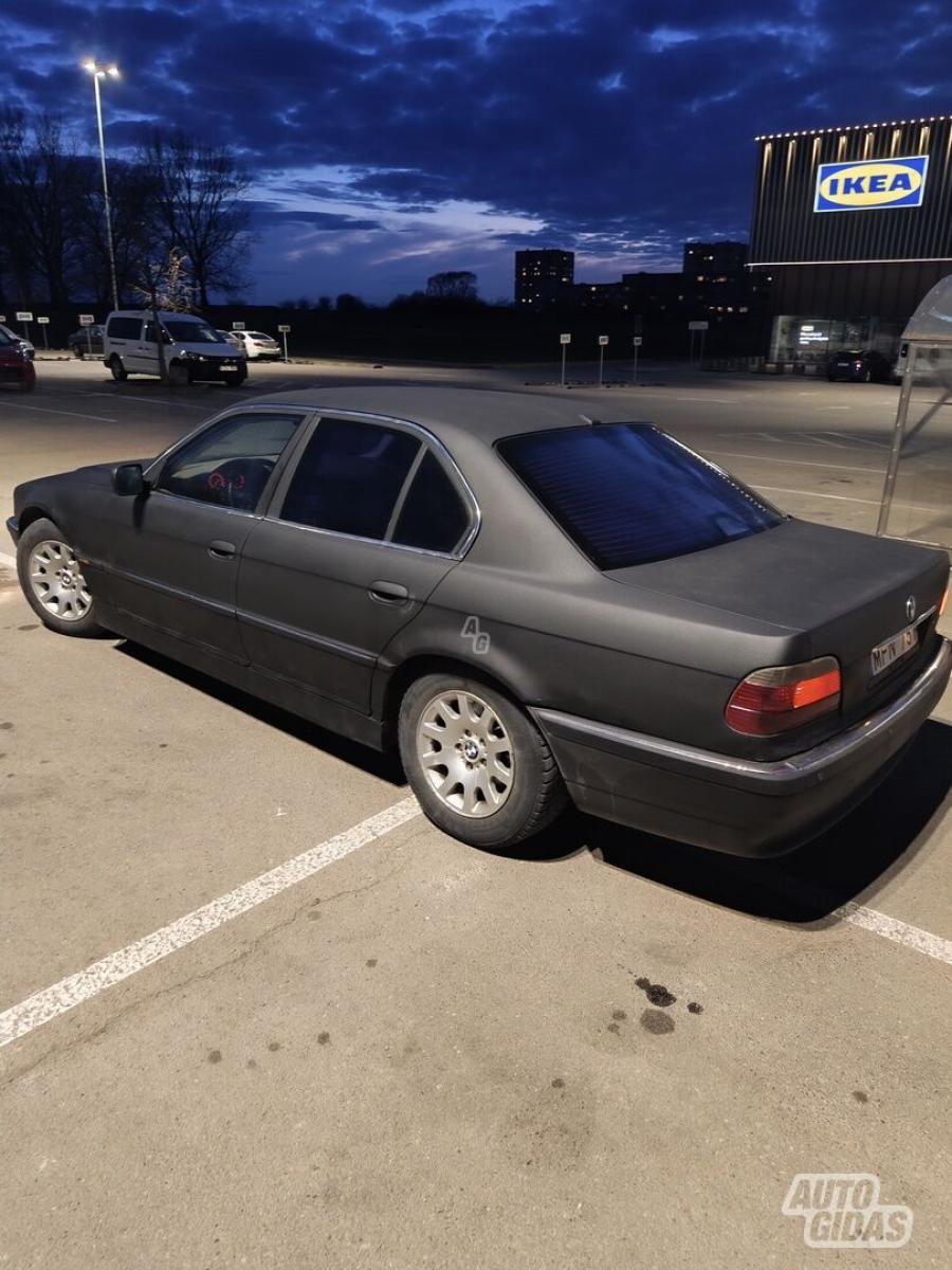 Melns BMW 730 2001 Pakruojis, ar dzinēja tilpumu 2.90 L un nobraukumu 571 tūkst. km par 2250 €, foto 9 vietnē AUTOMOTO.COM.LV